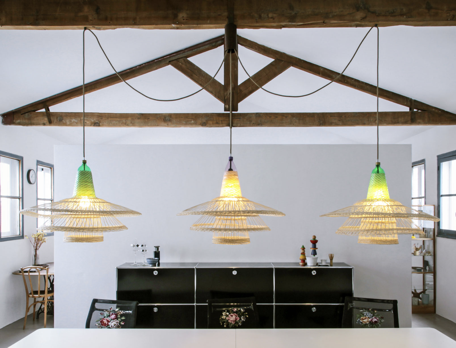 Pet Lamp Project - turning plastic bottles into lighting | Decomag